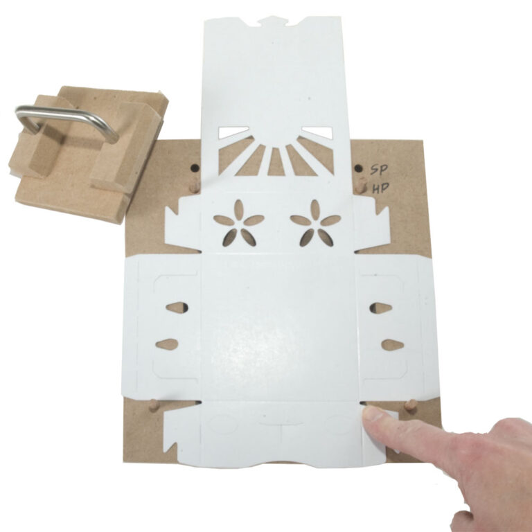 Sustainable Produce Packaging 4 Folding Fixtures